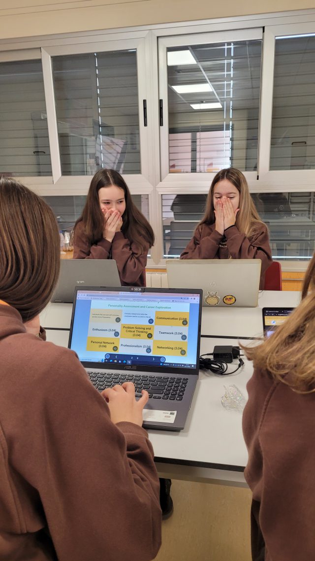 CIG offers the Dual Diploma program - CIG: Colegio Internacional de Granada